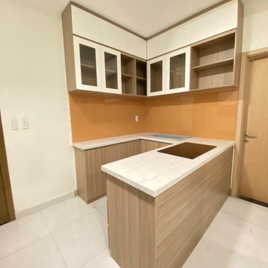 Tủ bếp gỗ công nghiệp hiện đại chữ U 006